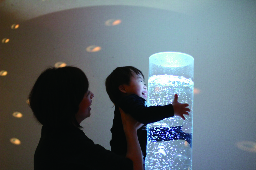 SnoezeLab.「みて・さわって・きいて—感じてあそぶスヌーズレン・ラボ」 - シビック・クリエイティブ・ベース東京 [CCBT]