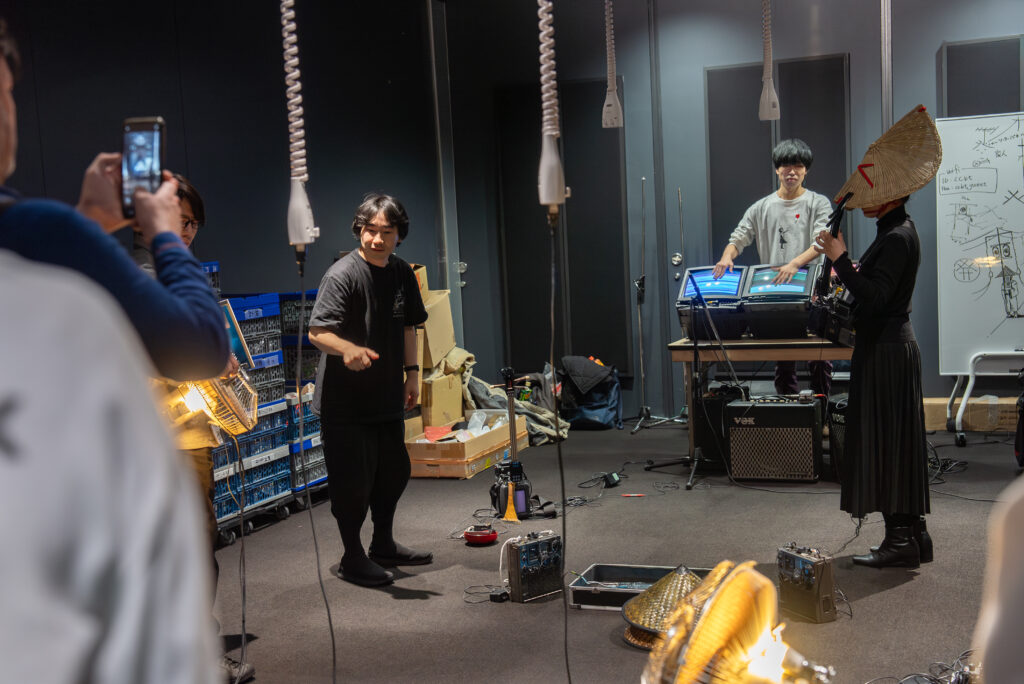 ELECTRONICOS FANTASTICOS！「発電磁行列」 - シビック・クリエイティブ・ベース東京 [CCBT]